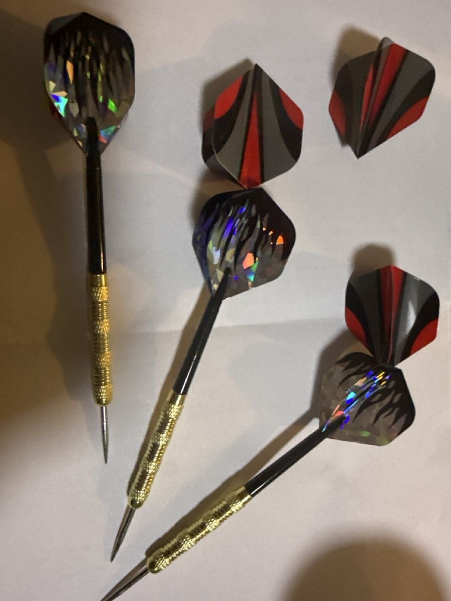 Dart-Set: 3 präzise Darts mit coolen Designs, Top Zustand (Gebraucht ...