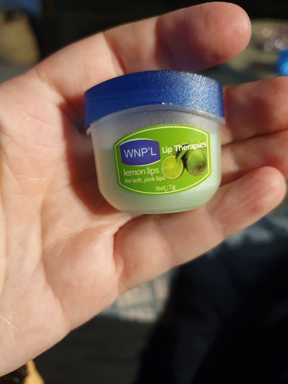 Chinesische Lippenpomade / Lemon | Kaufen auf Ricardo