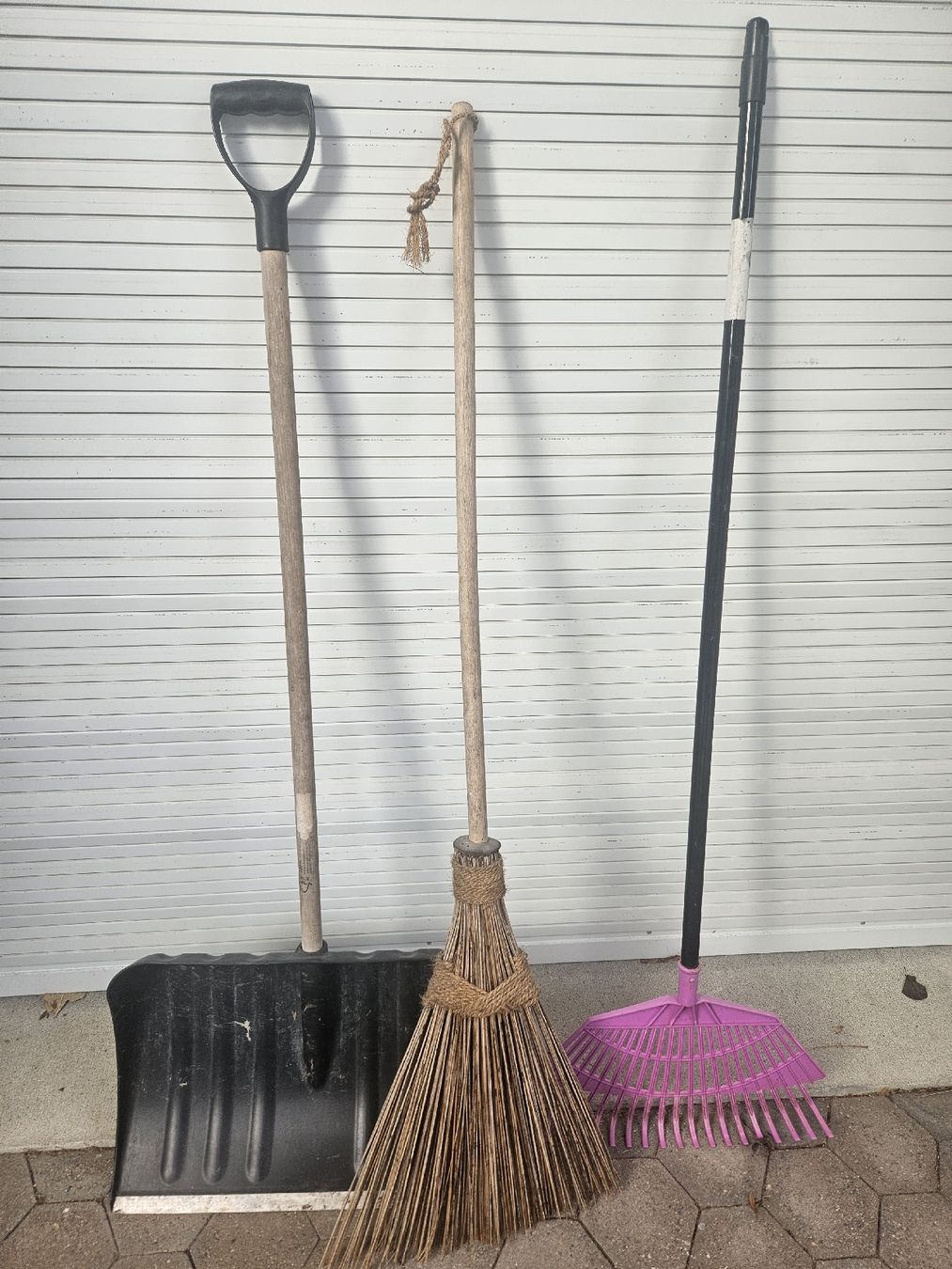 Snow Shovel - Be Ready For Winter - Used, Solid Tool (Gebraucht) in ...