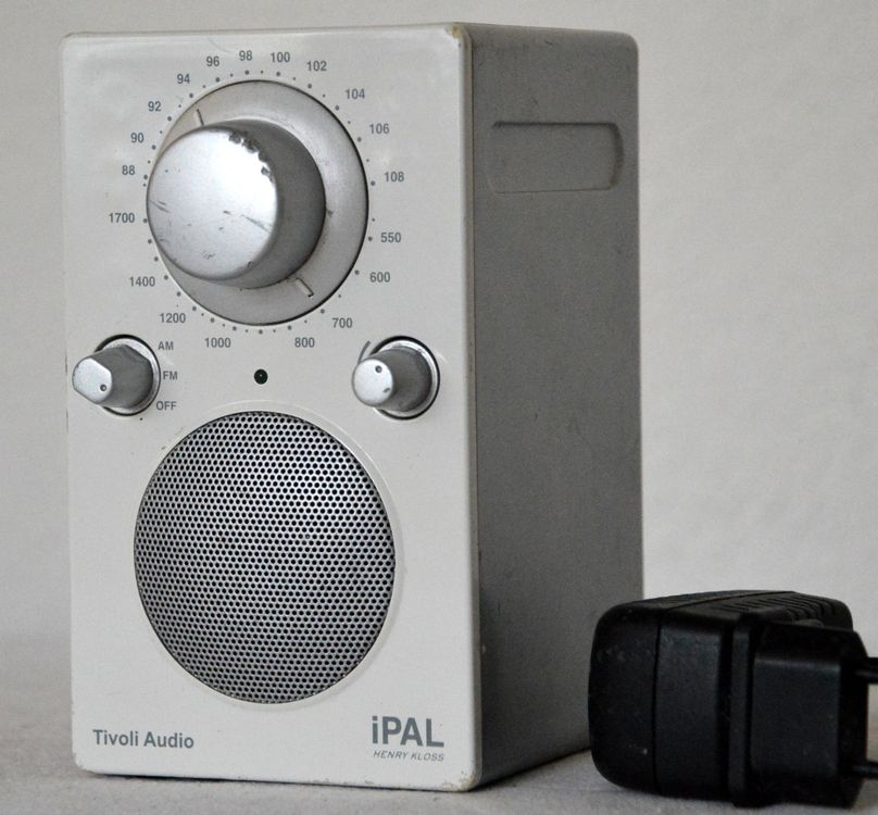 TIVOLI Audio iPAL Radio portable AM/FM Henry Kloss (Gebraucht) in ...