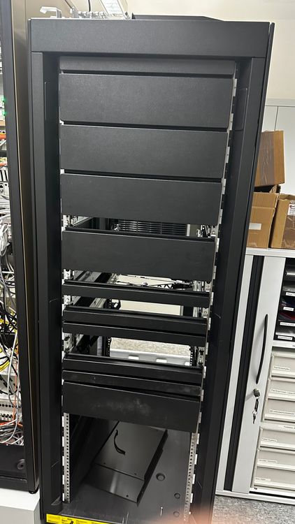 Server Rack | Kaufen auf Ricardo