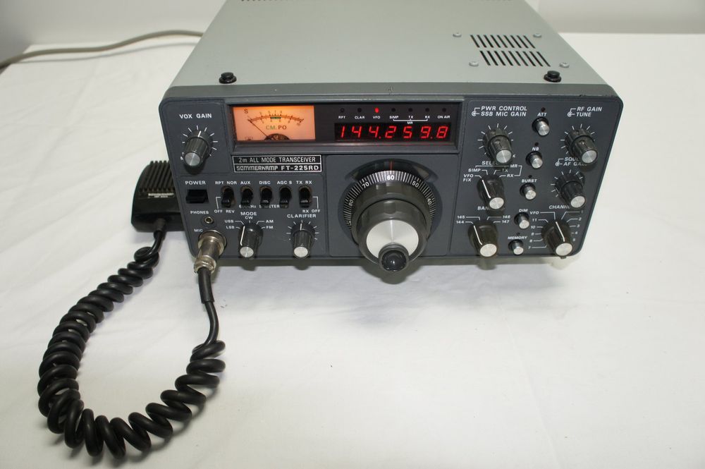 144 Mhz Transceiver Yaesu FT-225 (Gebraucht) in Küssnacht am Rigi für ...