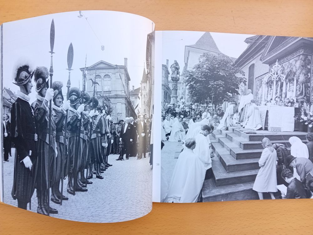 Dieu en fête - Regards sur la Fête-Dieu à Fribourg (Gebraucht) in ...