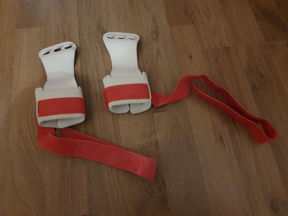 Neuwertige Ringleder /Reckleder von Reisport, 3 Loch | Kaufen auf Ricardo