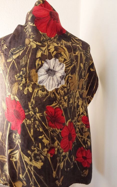 Foulard Seide quadratisch (Gebraucht) in Köniz für CHF 13 – mit ...