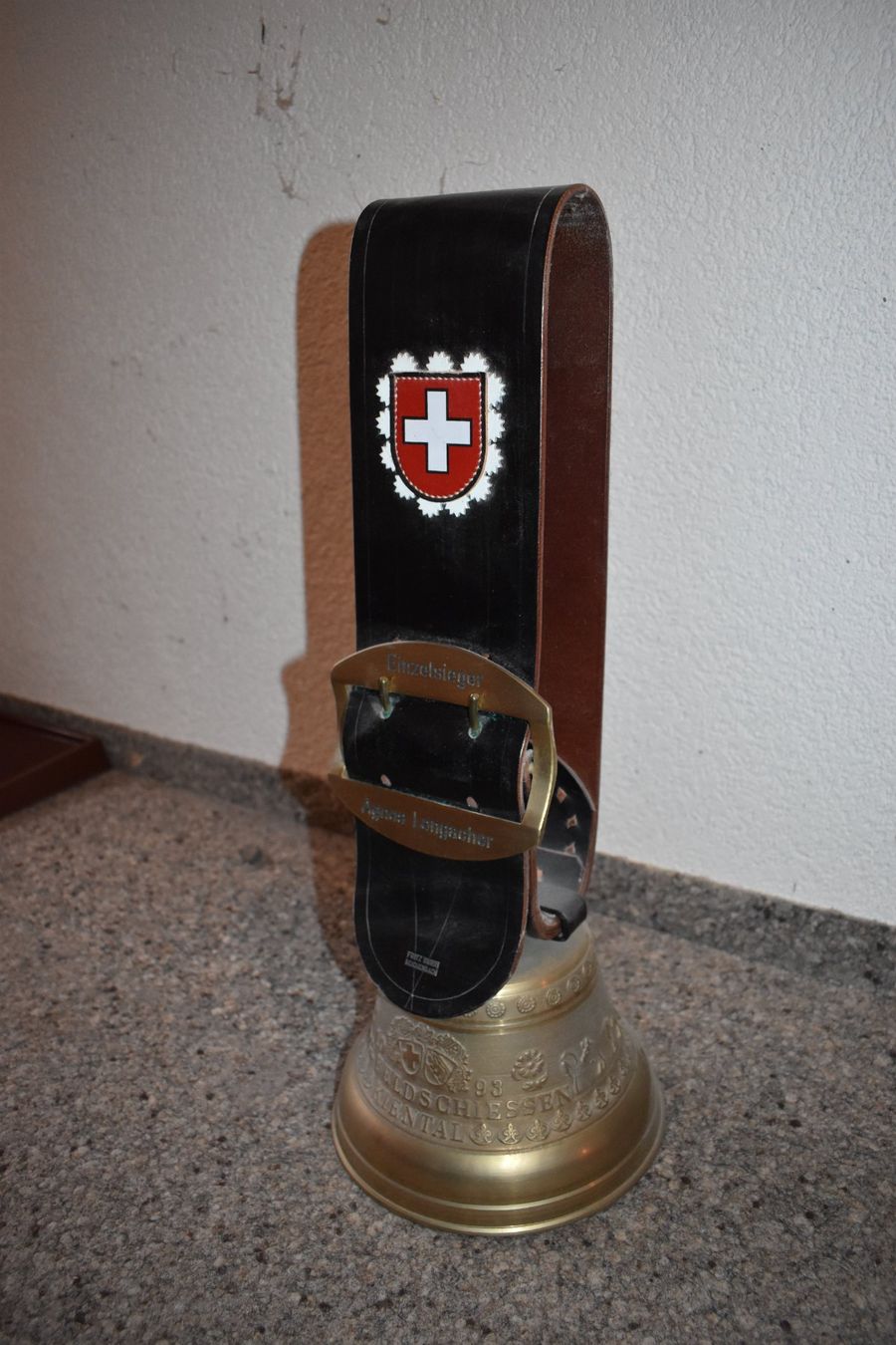 Glocke, Gusset Uetendorf, Grösse Nr. 25, mit Riemen (Neu (gemäss ...