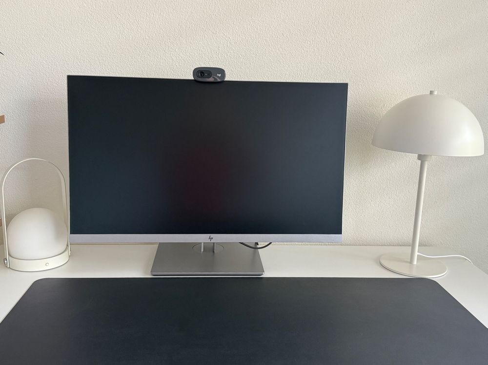 27’ Monitor HP EliteDisplay E273 plus Logitech Webcam (Gebraucht) in ...