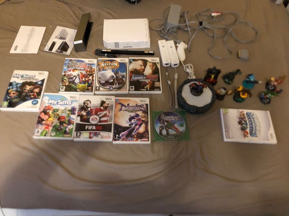 Wii Mega Pack mit 9 Games inkl. Figuren (D'occasion) à Dübendorf pour ...