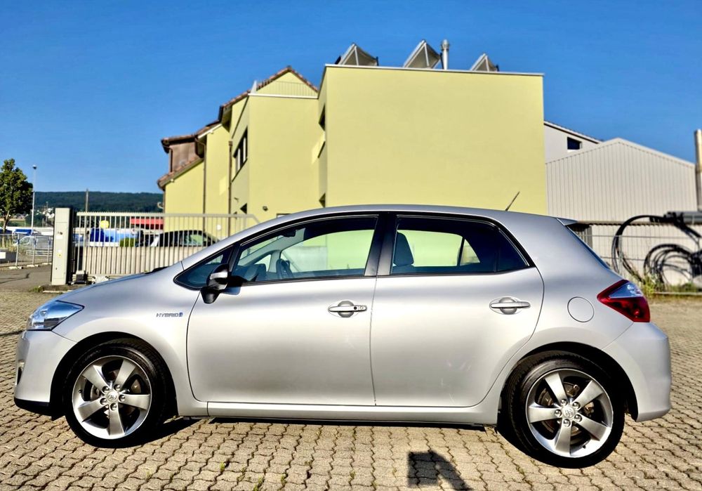 Toyota Auris Hybrid, silber, Top Zustand, Sommer-Deal! (Gebraucht) in Horgen für CHF 8889 – nur ...