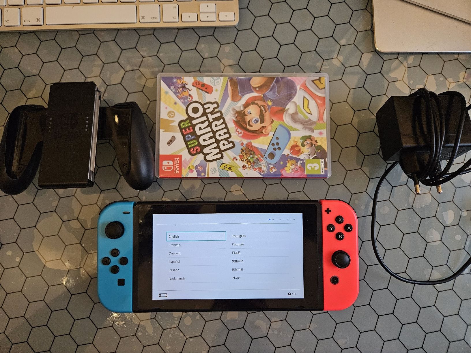 Nintendo Switch voir photos sans bloc TV (D'occasion) à Genève pour CHF ...