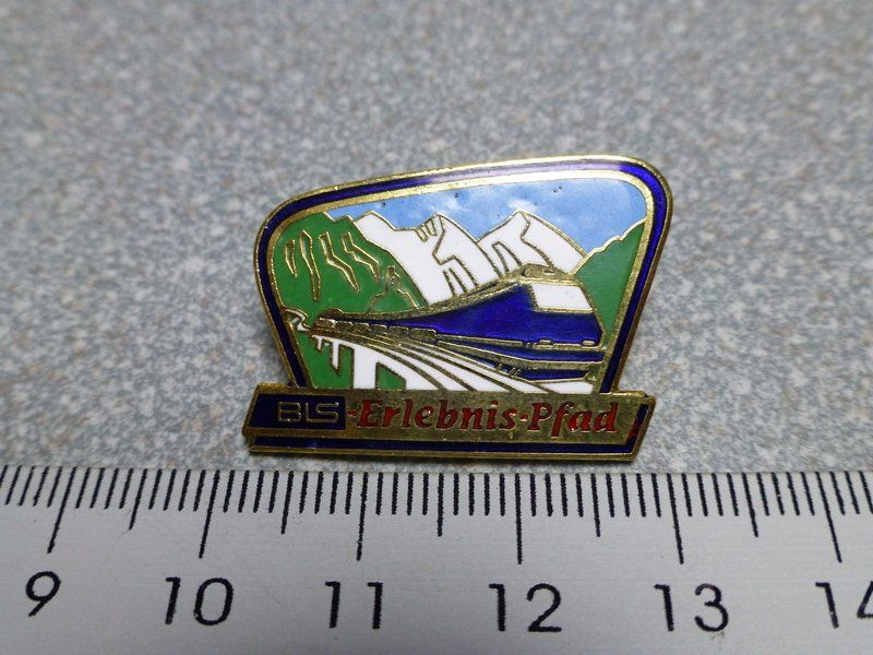 PIN PINS BAHN ZUG EISENBAHN SEILBAHN LOKOMOTIVE BLS (Gebraucht) in ...