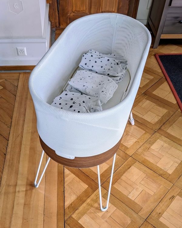 SNOO smart sleeper baby bed with accessories | Kaufen auf Ricardo