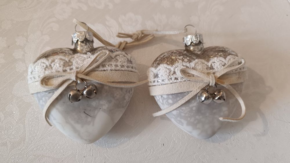 Zwei Herzen weiss shabby chic (Gebraucht) in Zürich für CHF 10 – nur ...