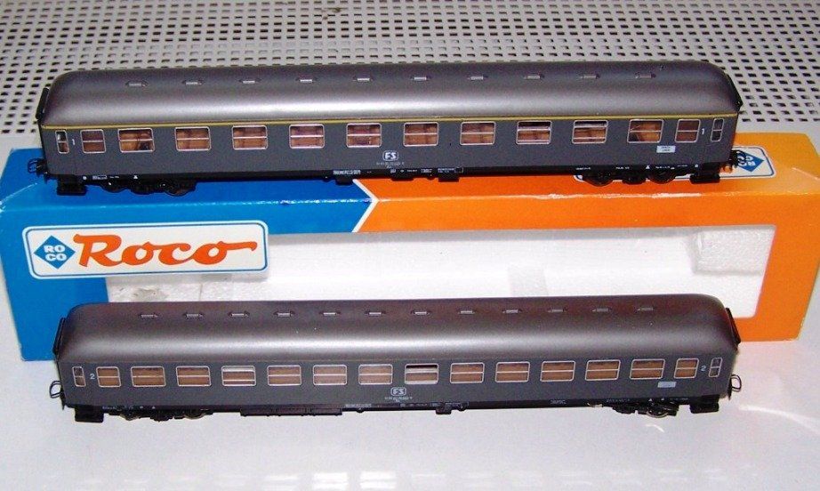 Roco H0 4283 + 4284 FS 2 x Schnellzugswagen 1:100 (Neu (gemäss ...