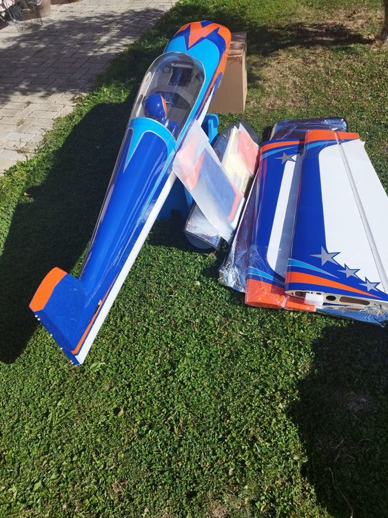 Extra 300 Extreme Flight 104" (Neu und originalverpackt) in Chénens für ...