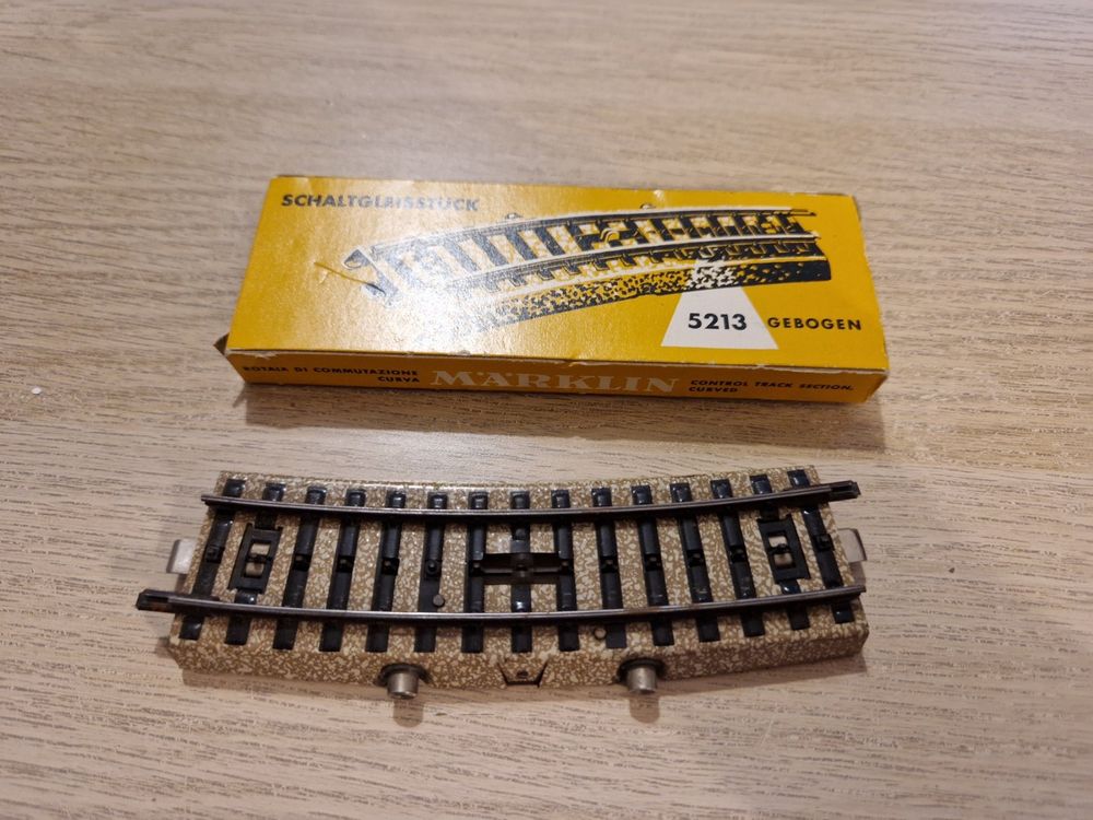 Märklin 5213 Schaltgleis M H0 (Gebraucht) in St-Aubin-Sauges für CHF 8 ...