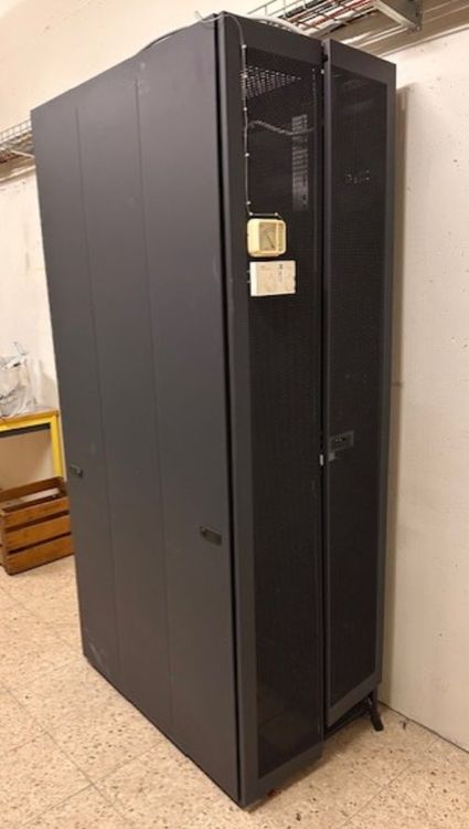 Dell PowerEdge Rack Enclosure 4210 – 42HE Serverrack (Gebraucht) in ...