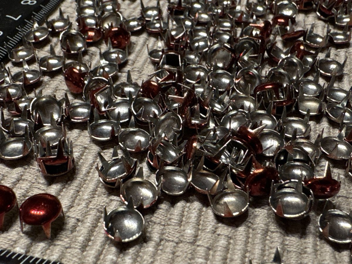 Nieten rund rot 185 stk (Neu (gemäss Beschreibung)) in Rümlang für CHF ...