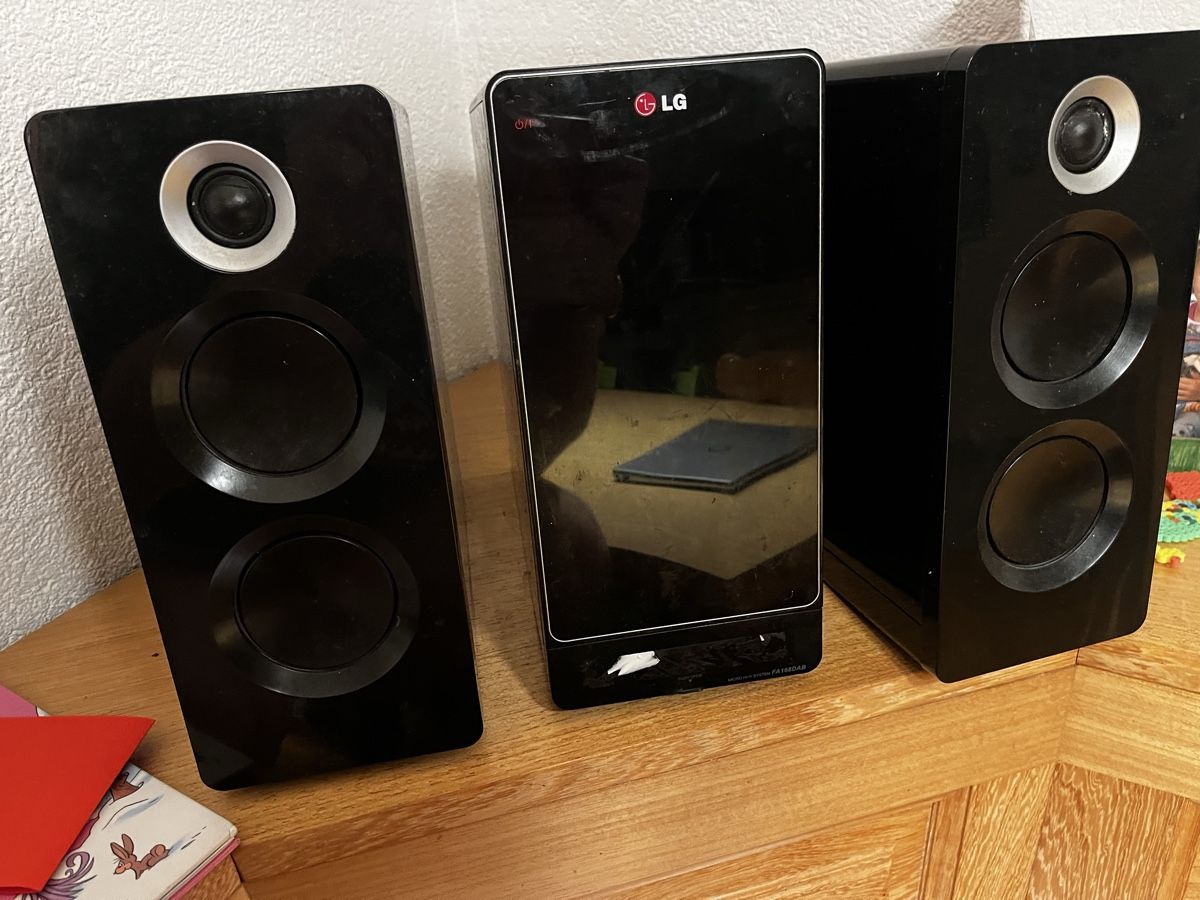 LG Soundsystem mit 2 Boxen, Top Zustand, Schwarz! (Gebraucht) in St ...