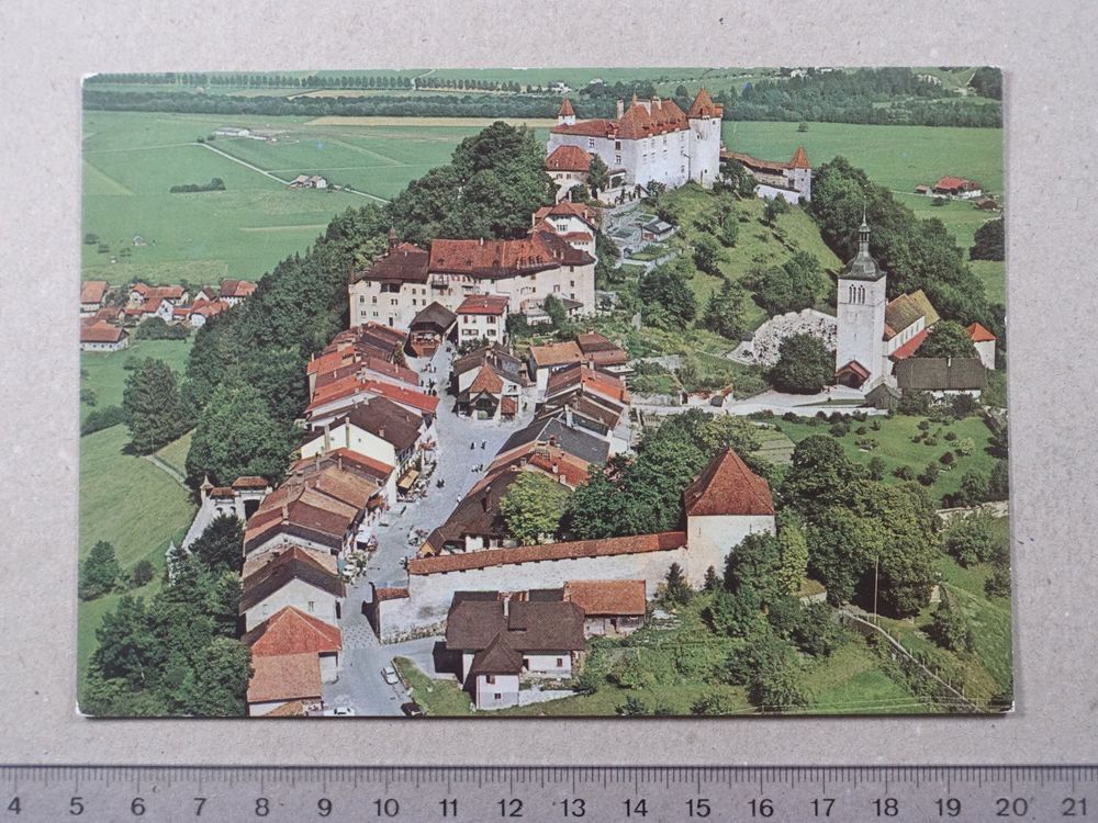 Gruyères, vue aérienne, Luftansicht, Flugaufnahme (Gebraucht) in Lenzburg für CHF 2 – mit ...