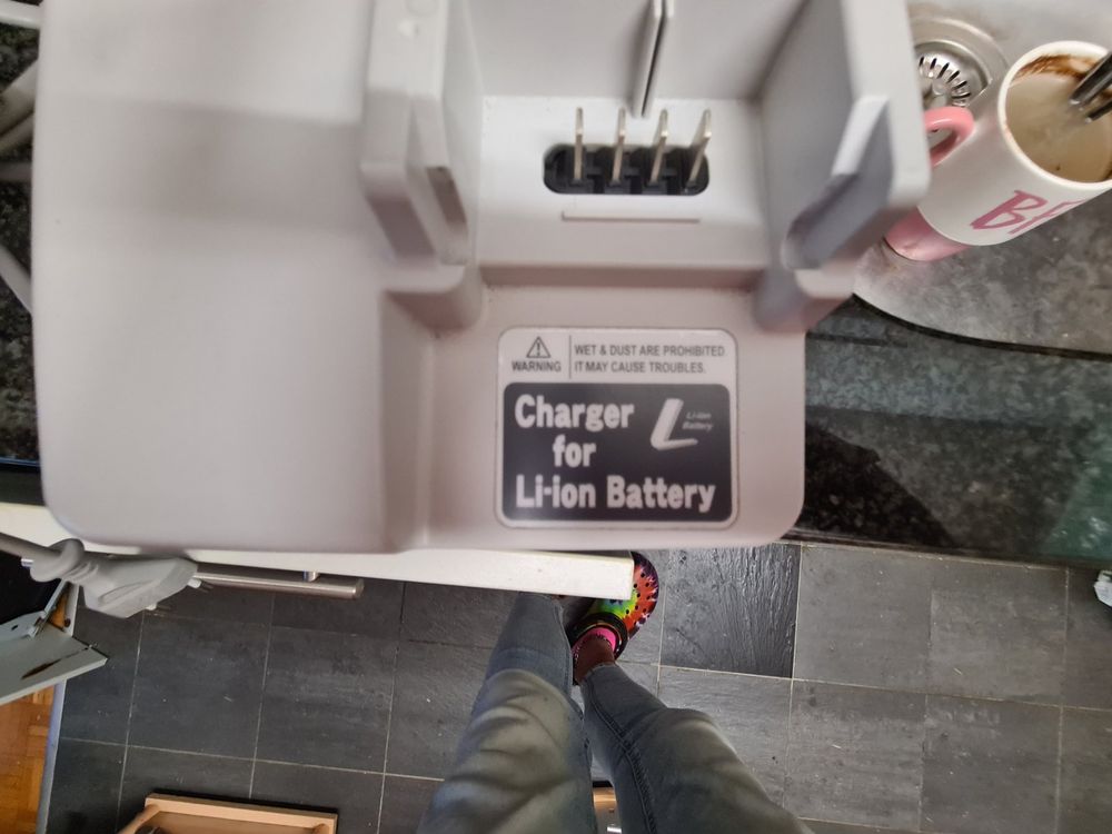 Flyer Ladegerät 26V Top erhalten grau | Kaufen auf Ricardo