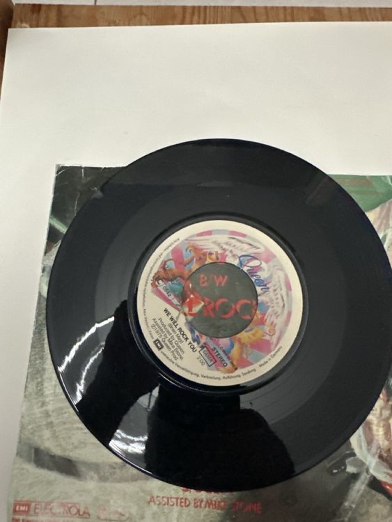 Queen - We Are The Champions / We Will Rock You - 7" Vinyl (Gebraucht ...