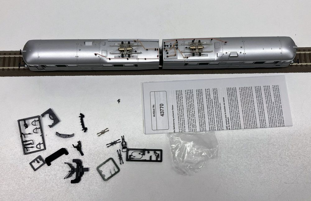 Roco 43770= Ae 8/14 SBB 11852 LANDI-Lok - Schnittstelle NEM (Neu ...