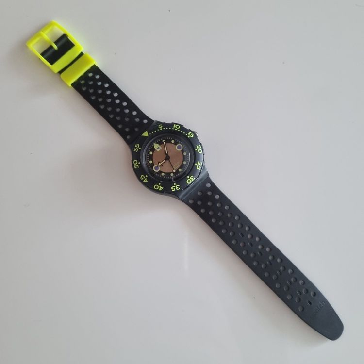 Swatch Scuba Shamu (Gebraucht) in Biasca für CHF 10 – mit Lieferung auf ...