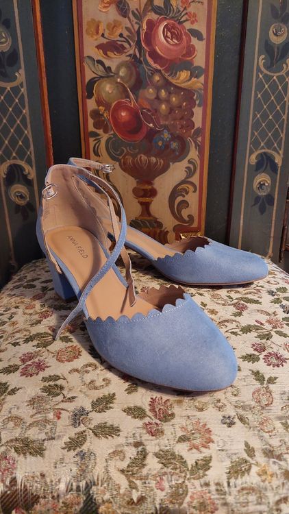 Schöne hellblaue Pumps mit Bogenkante von ANNAFIELD, 40 (Neu (gemäss ...