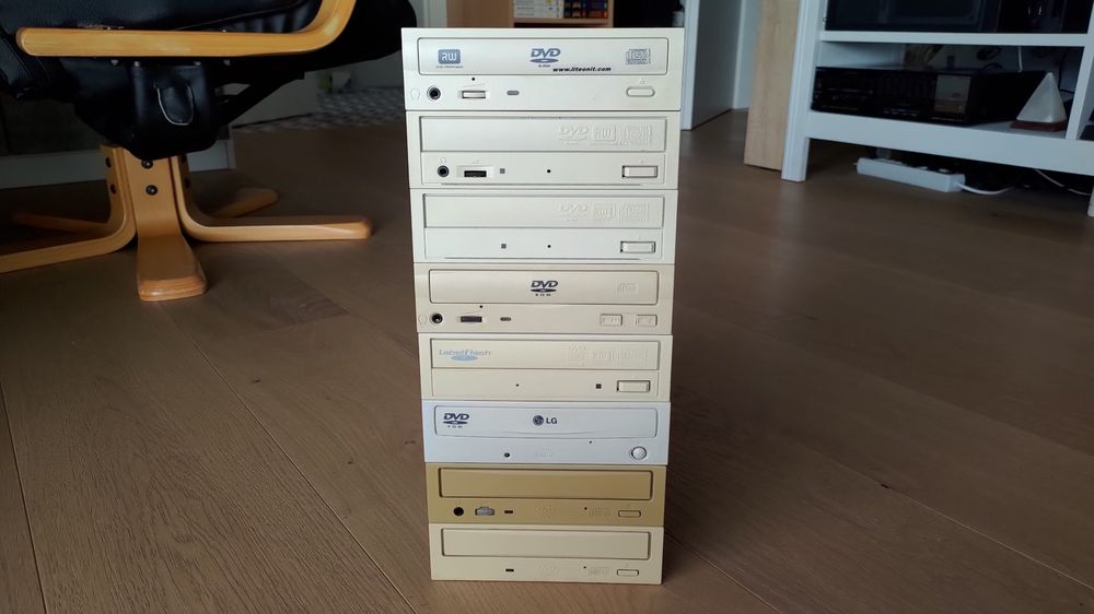 8 x IDE/ATAPI DVD-ROM Laufwerke | Kaufen auf Ricardo