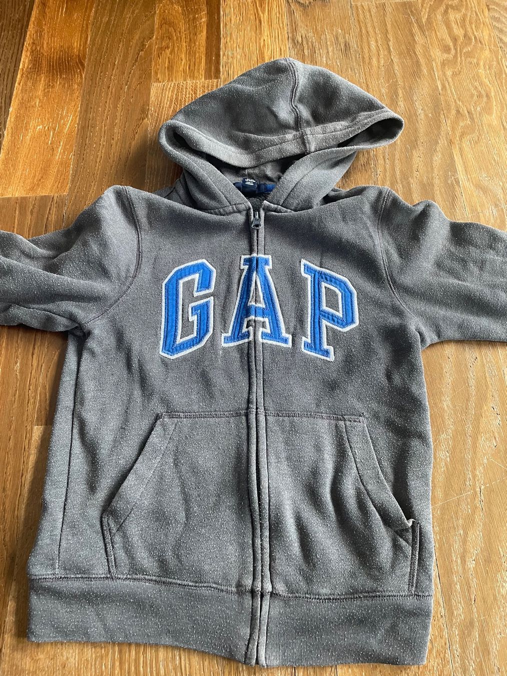 2x GAP Jäckli 8-9 Jahre in Grau für Jungs (Gebraucht) in Winterthur für ...