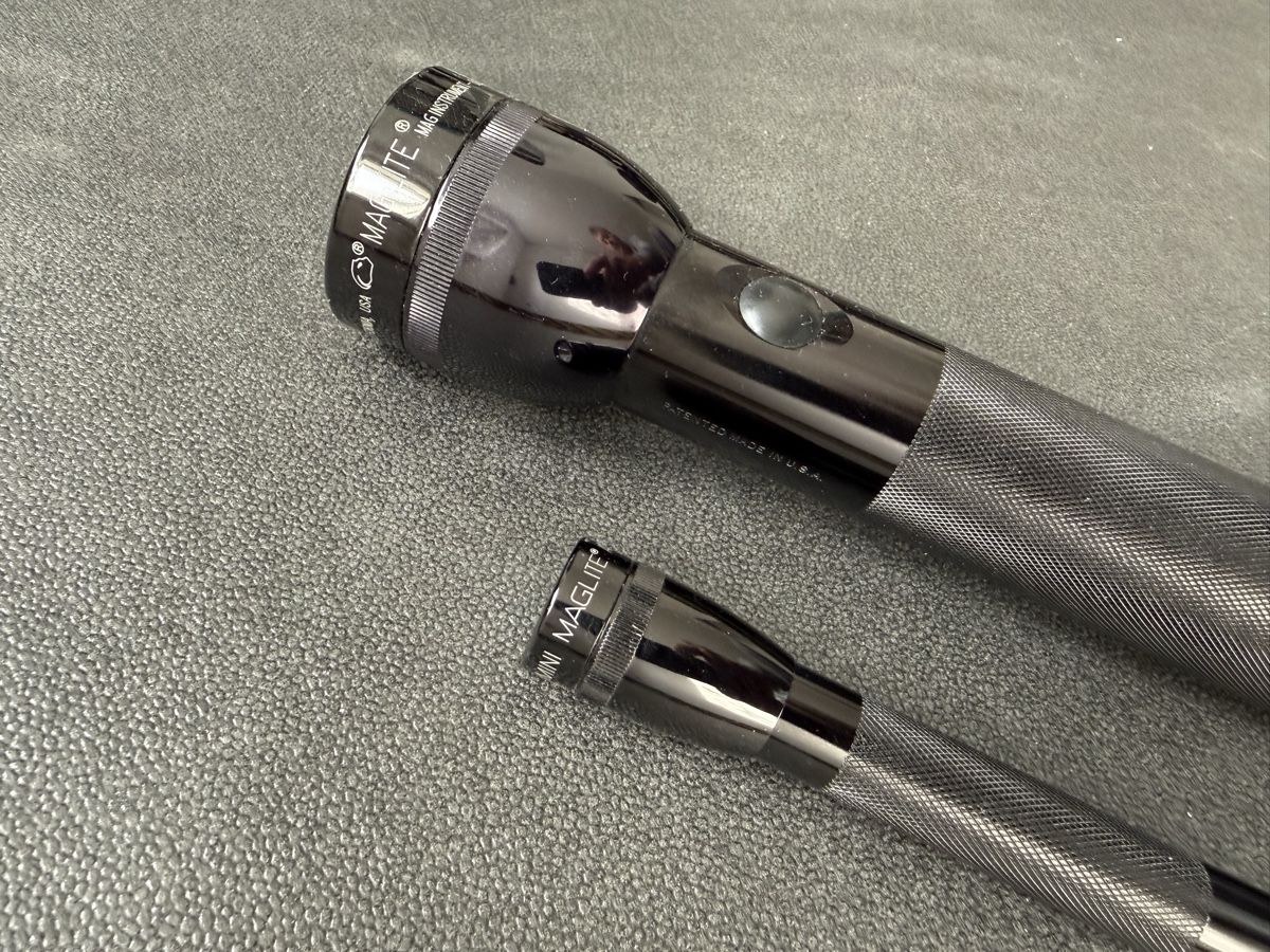 Maglite Flashlight Combo - Full Size and Mini Maglite (Neu (gemäss ...
