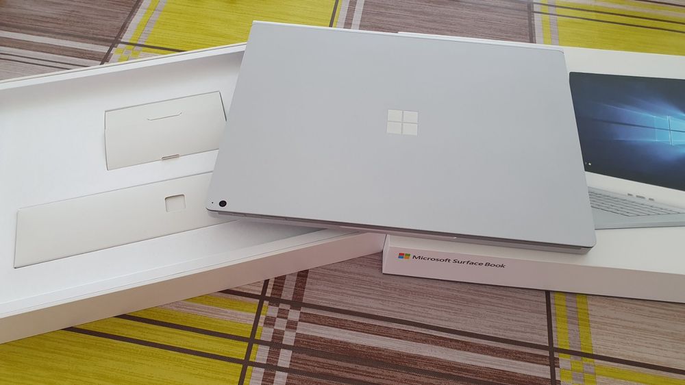 Microsoft Surface Book - 15" - i7 - 512GB (Gebraucht) in Staufen für CHF 334 – mit Lieferung auf ...