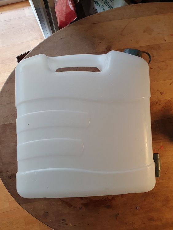 Wassertank 20 Liter (Gebraucht) in Zürich für CHF 5 – nur Abholung auf ...
