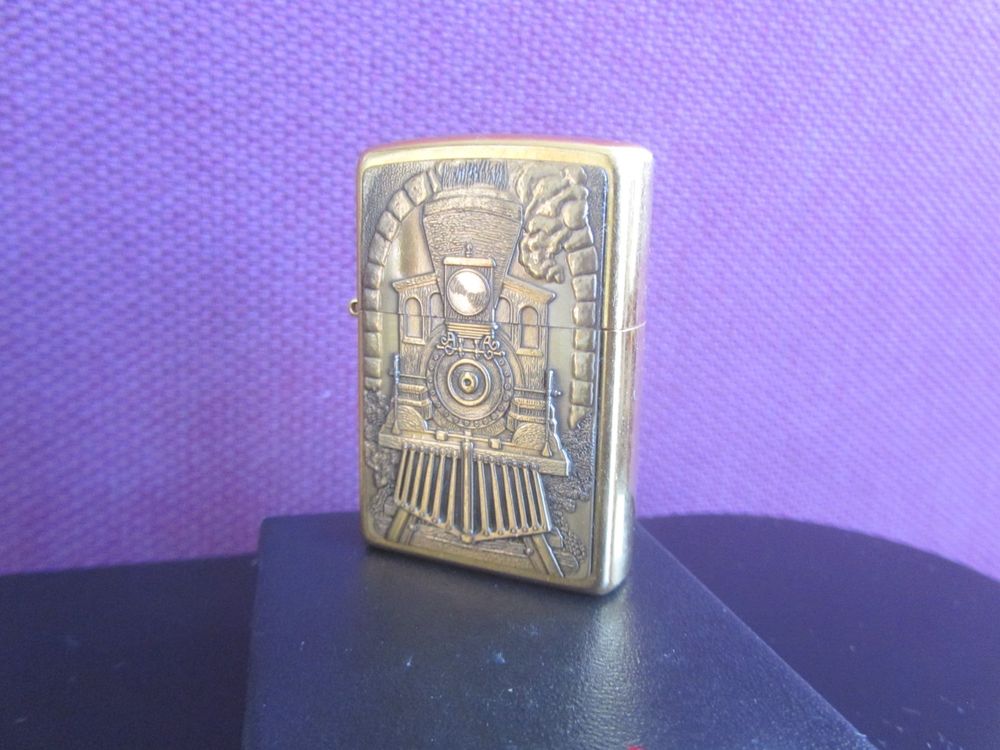 Zippo Train street brass NEU box (Neu und originalverpackt) in Pampigny für CHF 45 – mit ...