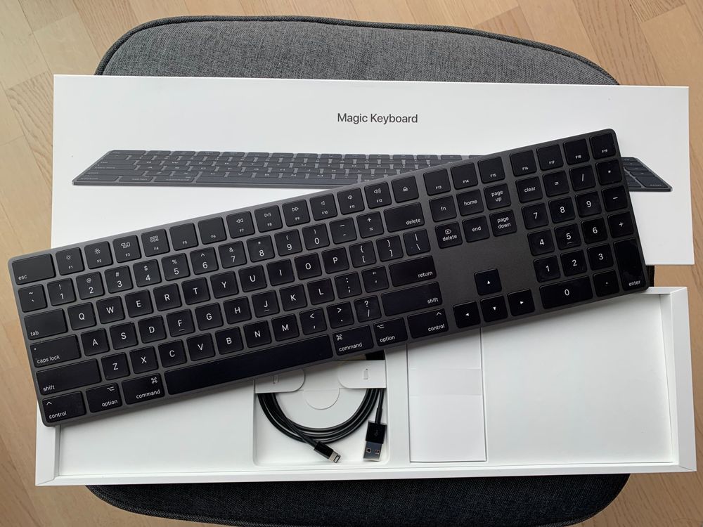 Apple Magic Keyboard with Numpad, US, Space Gray (Gebraucht) in ...