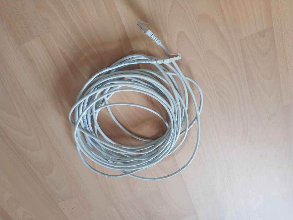 RJ45 ethernet cable lang (Gebraucht) in Tafers für CHF 1 – mit ...