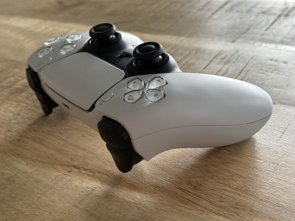 PS5 Dual Sense Controller (Gebraucht) in Gibswil für CHF 40 – mit ...