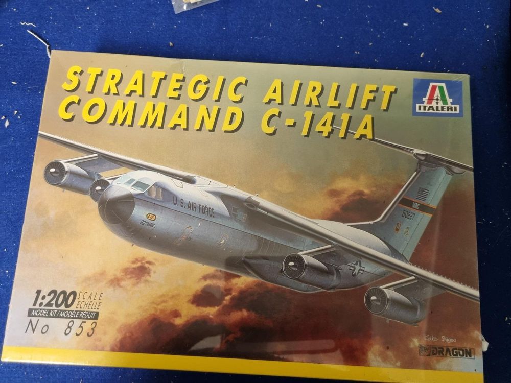 STRATEGIC AIRLIFT COMMAND C-141A (Neu (gemäss Beschreibung)) in ...