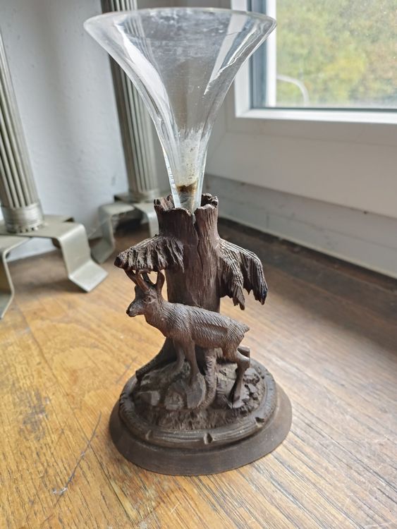 Alte Holz Schnitzerei mit Glaseinlage / Gems | Kaufen auf Ricardo