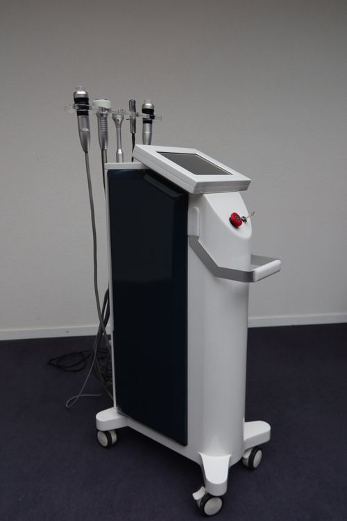 Fractional RF Microneedling, Modell Cellina (Gebraucht) in Walchwil für ...