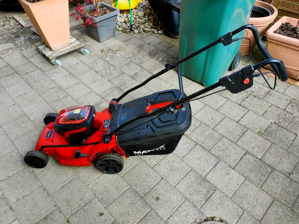 Akku- Rasenmäher MATRIX ALM 40V 2Li (Gebraucht) in Mittelhäusern für CHF 90 – nur Abholung auf ...
