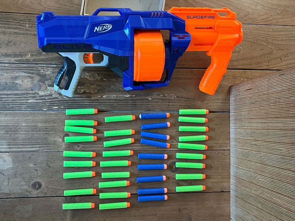 Nerf Elite Surgefire Blaster mit vielen Pfeilen - Top (Gebraucht) in ...