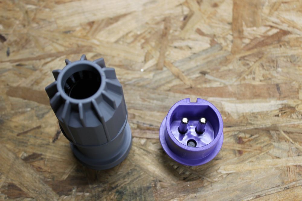 Kleinspannungs CEE Stecker 32A / 24V (Gebraucht) in Schüpfen für CHF 1 ...