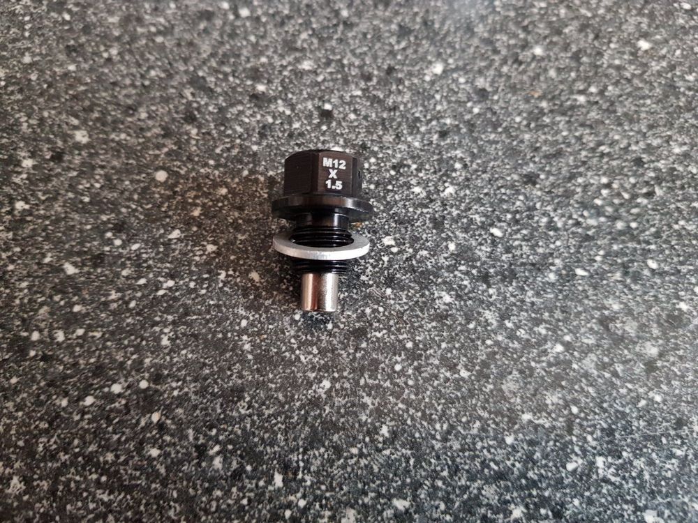 Magnet Ölablassschraube M14 x 1,5 Yamaha R1,R6,Mt-09 etc (Neu und originalverpackt) in Rorschach ...