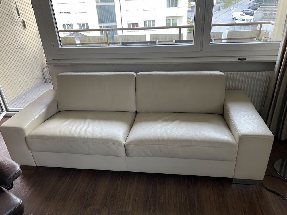 Weisses Echtleder Sofa (Gebraucht) in Visp für CHF 95 – nur Abholung auf Ricardo kaufen