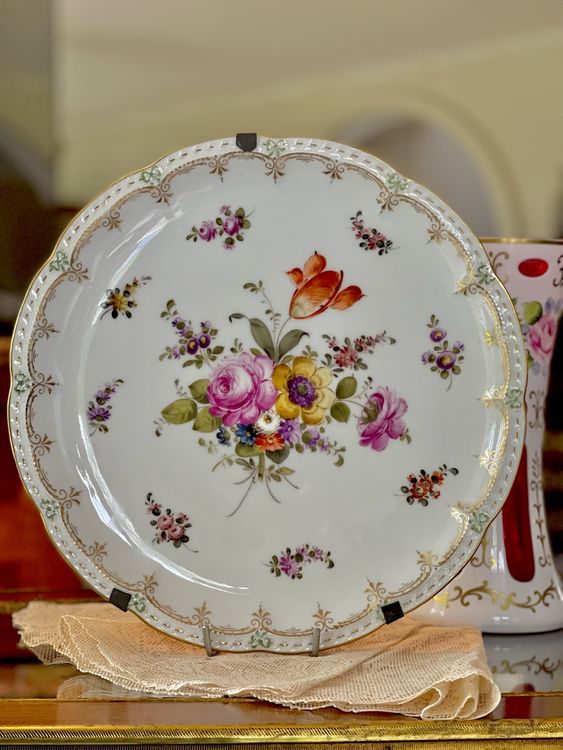 Dresden grad plat en porcelaine magnifique decor floral (D'occasion) à ...