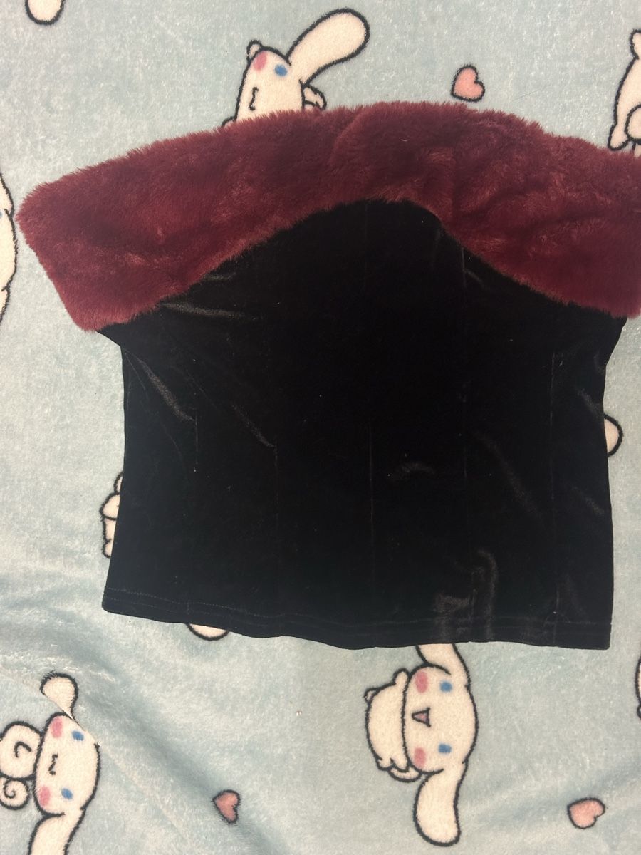 Shein Black Velvet and Faux Fur Bardot Top - Size M (Gebraucht) in ...