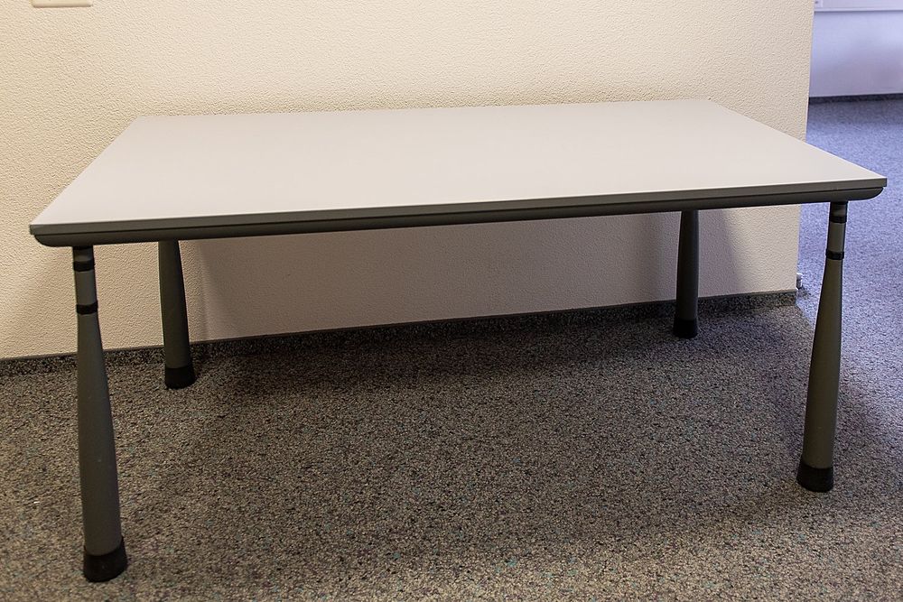 Bürotisch (Gebraucht) in Egolzwil für CHF 10 – nur Abholung auf Ricardo ...