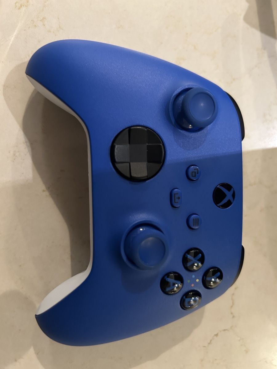 X Box x-Serie mit neuem Controller und neuem Headset (Gebraucht) in ...